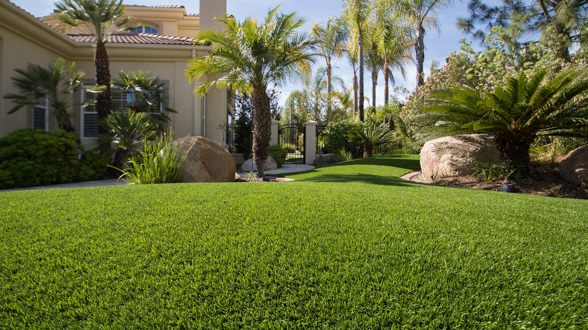 How to Take Care of Your Artificial Turf in the Winter - SYNLawn Seattle